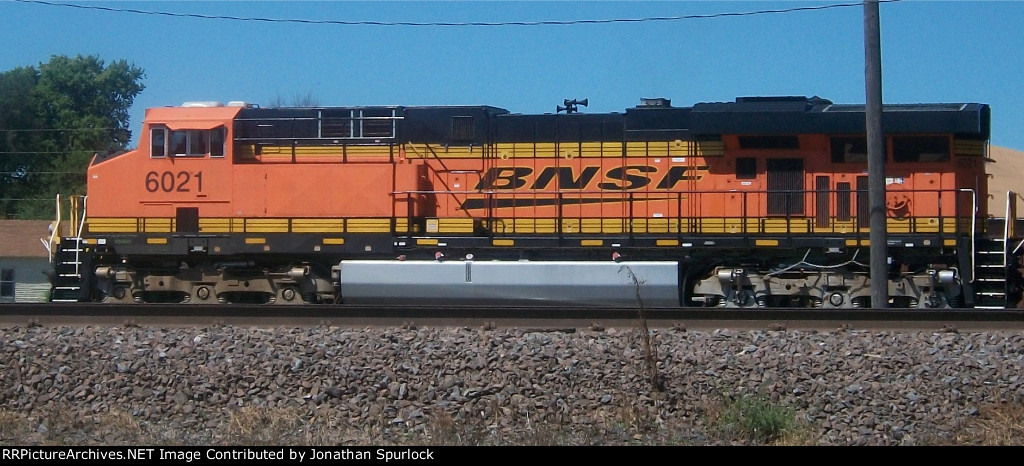 BNSF 6021, conductor's side,